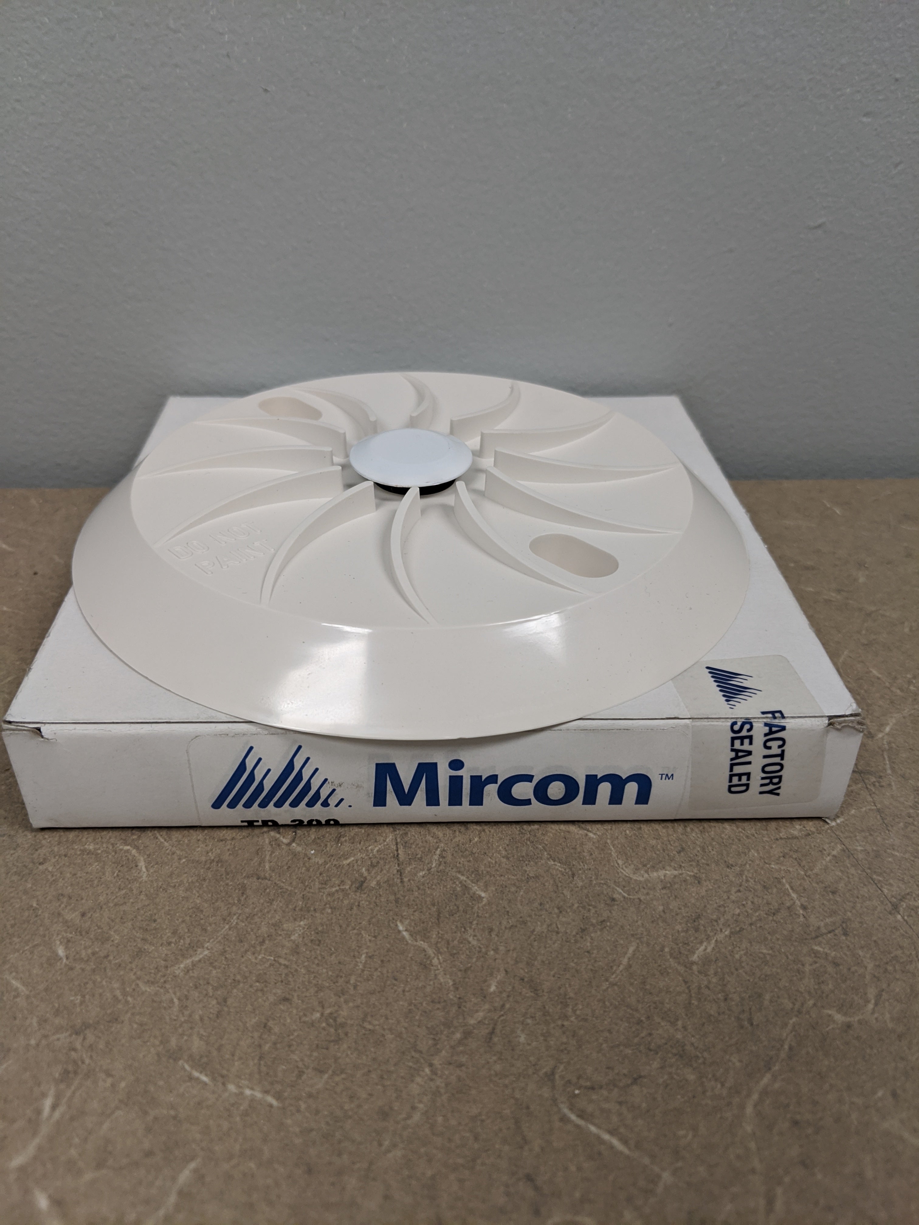 Mircom TD 200 Fixed Temperature 200°F Self Restoring Heat Detector ...